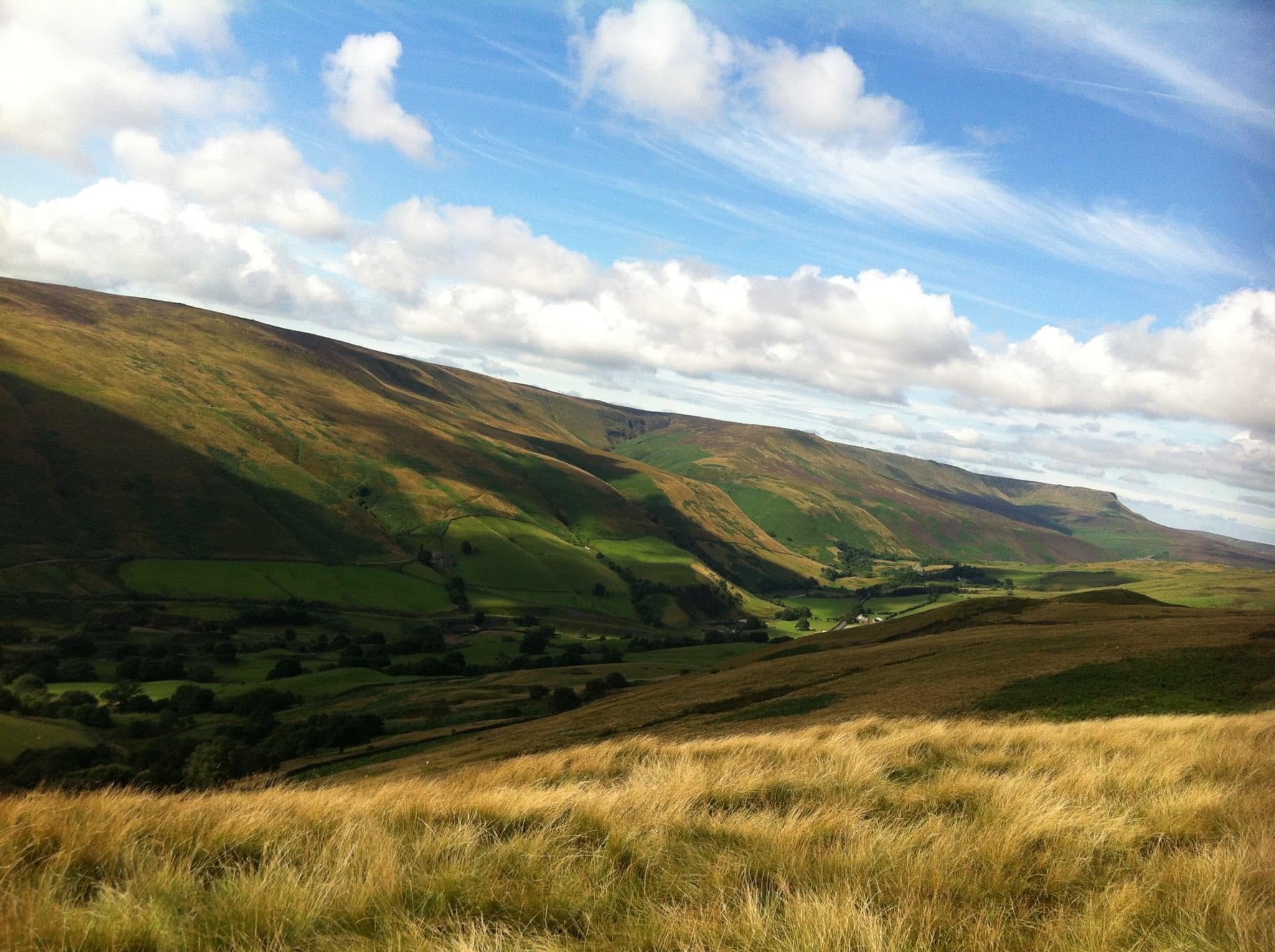 Rachel Nicholls – FINDRA Clothing