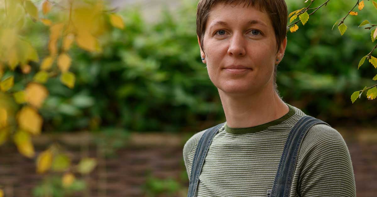 Inspiration: Ema Perry – FINDRA Clothing